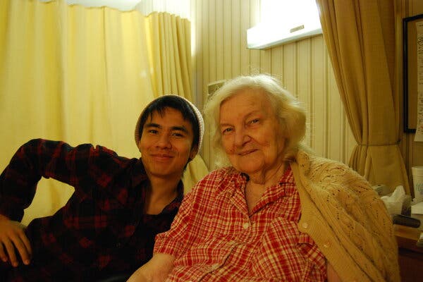 Phỏng Vấn: OCEAN VUONG VÀ HÀNH TRÌNH TỪ GIẬN DỮ ĐẾN THẤU CẢM – T.Vấn và ...